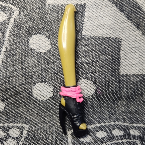 monster high | Toys | Monster High Doll Clawvenus Left Leg Black Shoe ...